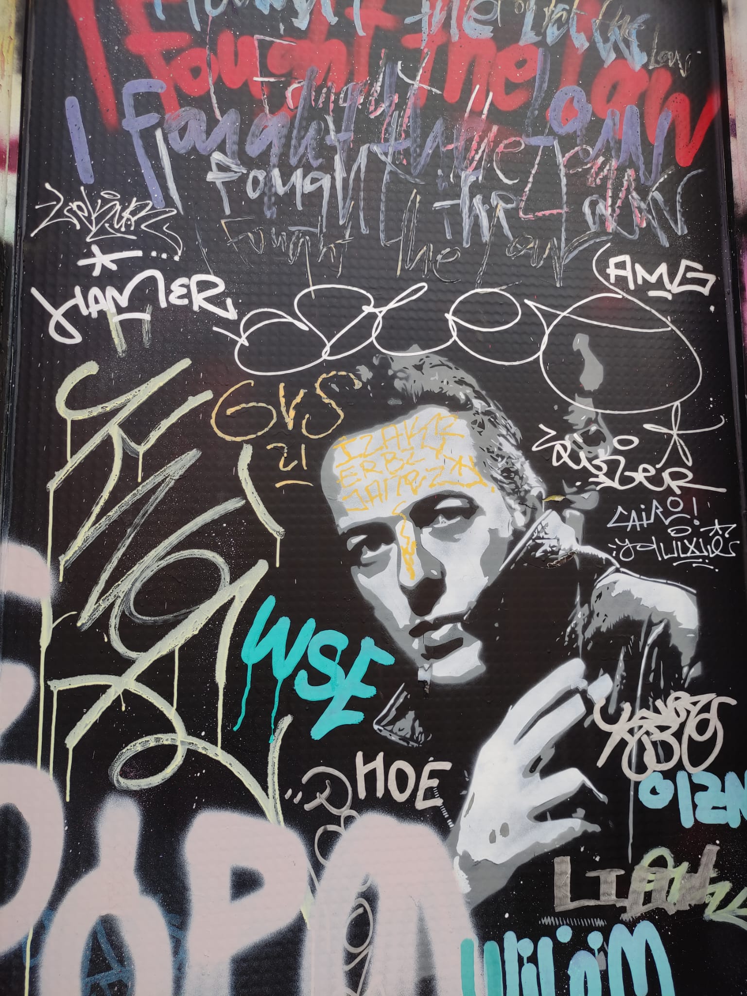 Face graffiti - ArieBananas Art and AI stories