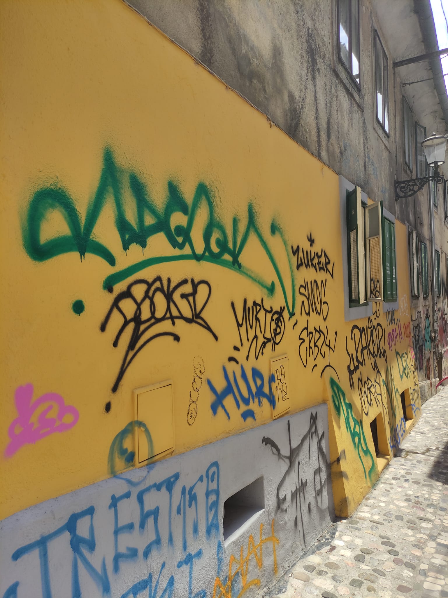 Home graffiti - ArieBananas Art and AI stories